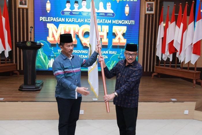 Wali Kota Batam Lepas Kafilah untuk MTQH X Provinsi Kepri 2024 Wali Kota Batam Lepas Kafilah untuk MTQH X Provinsi Kepri 2024
